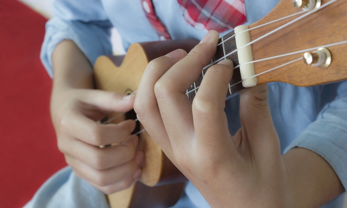A Guide On How To Strum A Ukulele? – Sound Check Lab.