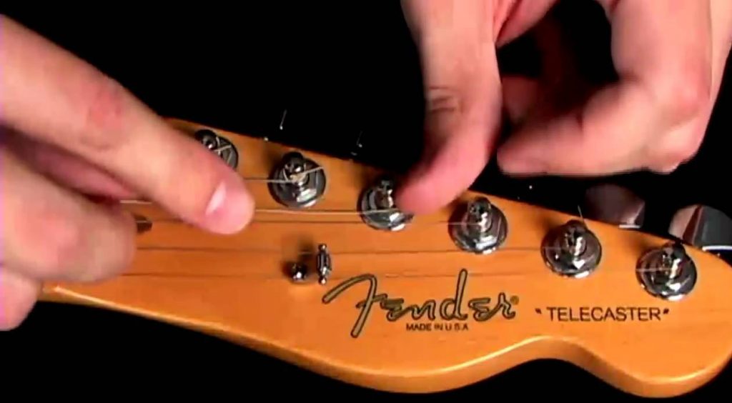 How to String a Guitar: Step by Step – Sound Check Lab.